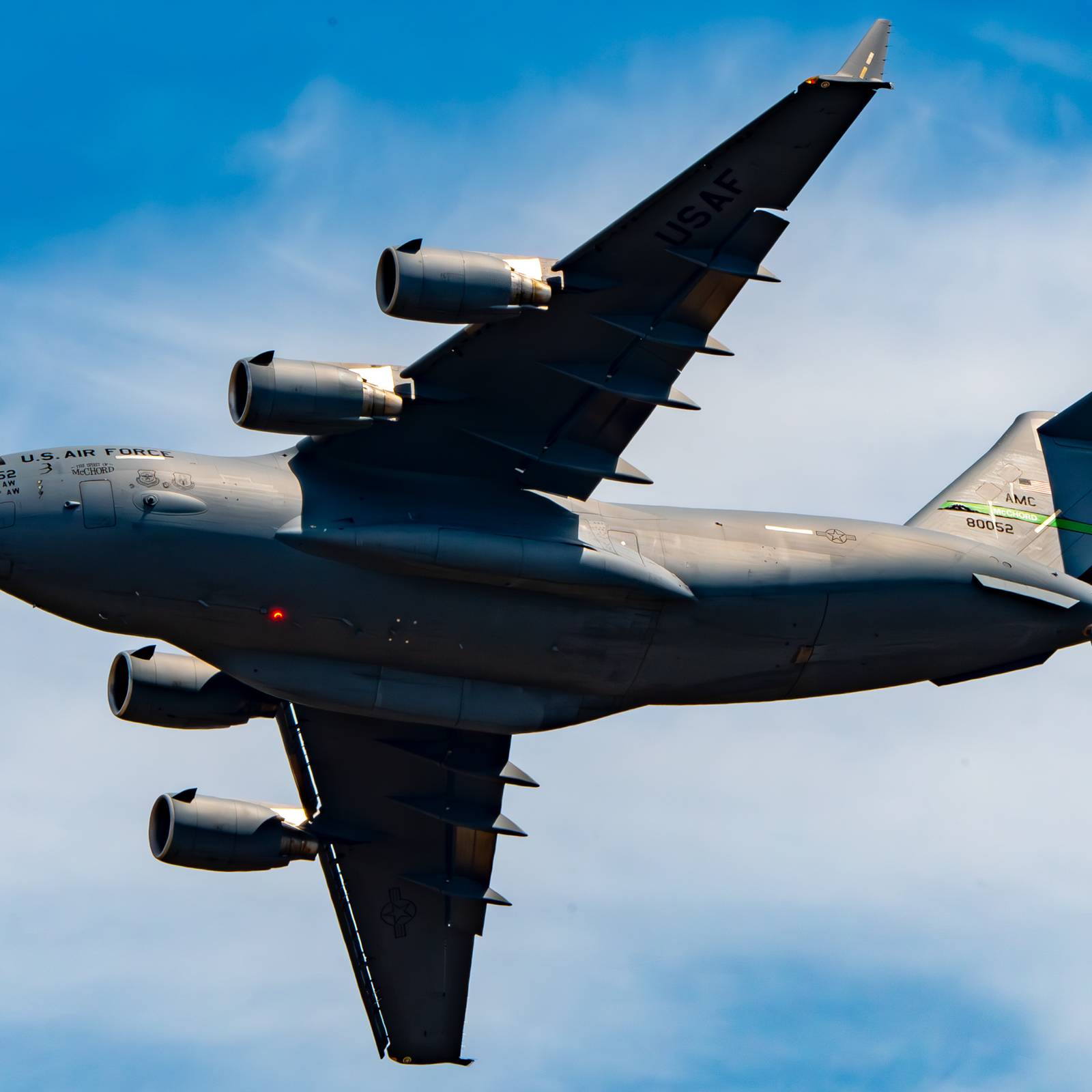c 17 globemaster interior