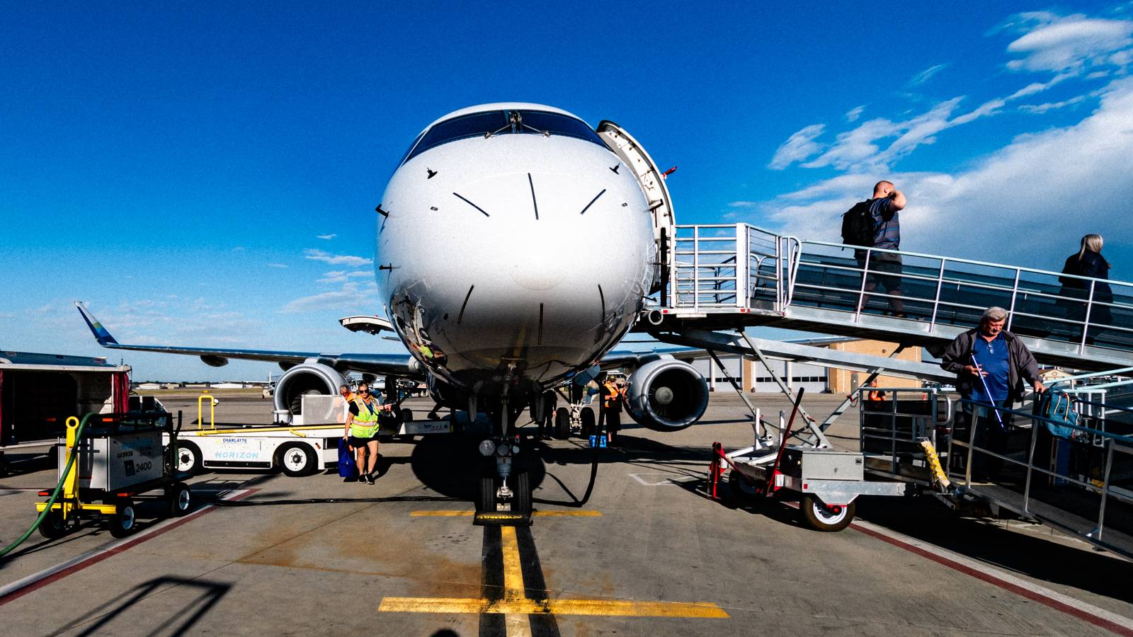 Comparing The First-Class Products On Alaska Airlines' And Delta Air ...