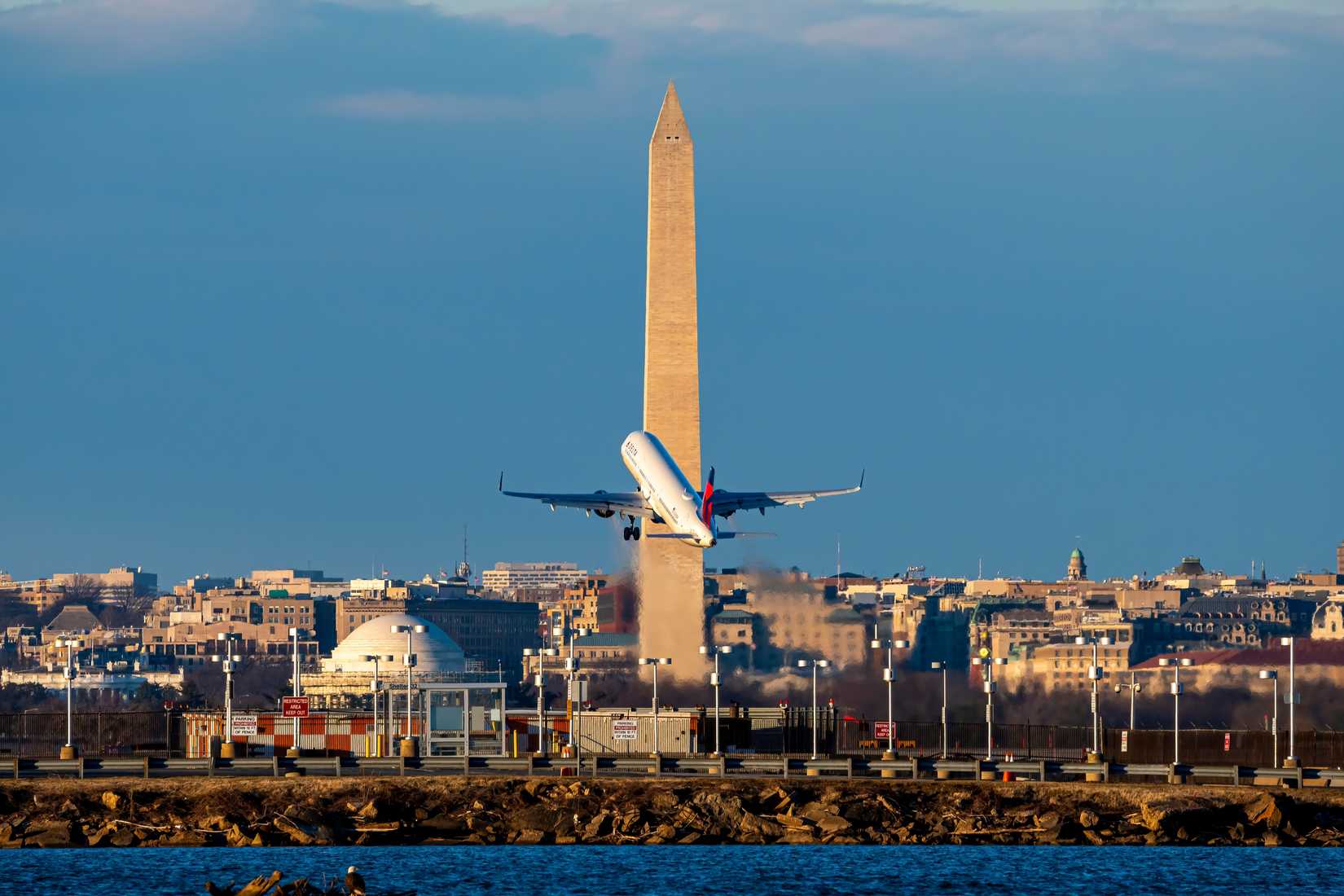 FAA Investigating Close Call Between Delta Air Lines Airbus A319 & US ...