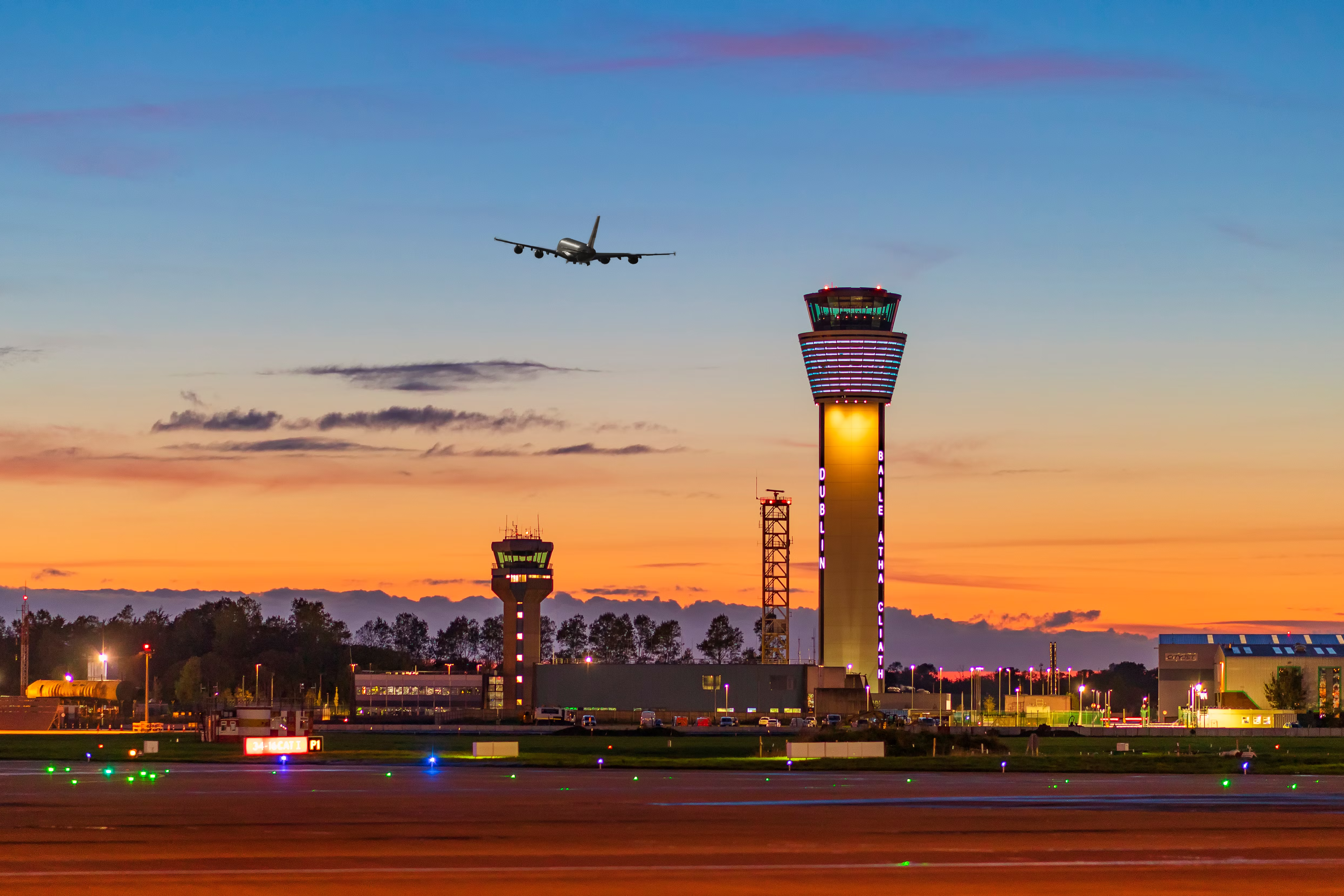 5 Unique Air Traffic Control Towers At US Airports That Stand Out From The Crowd