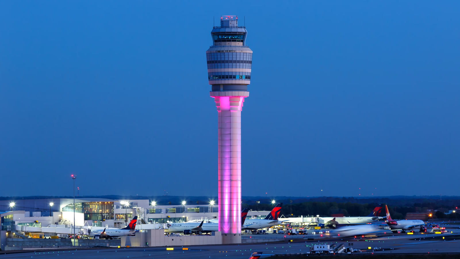 Top 5: The Tallest Air Traffic Control Towers in the United States