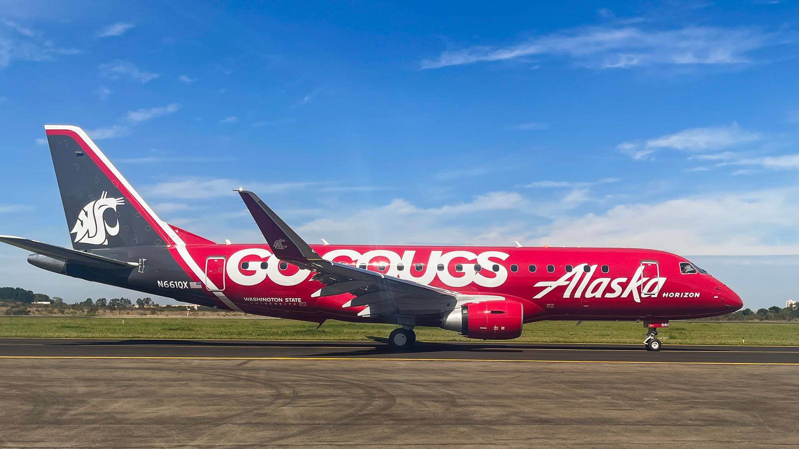 Alaska Airlines Reveals 2 Special E175 Liveries Celebrating Washington ...