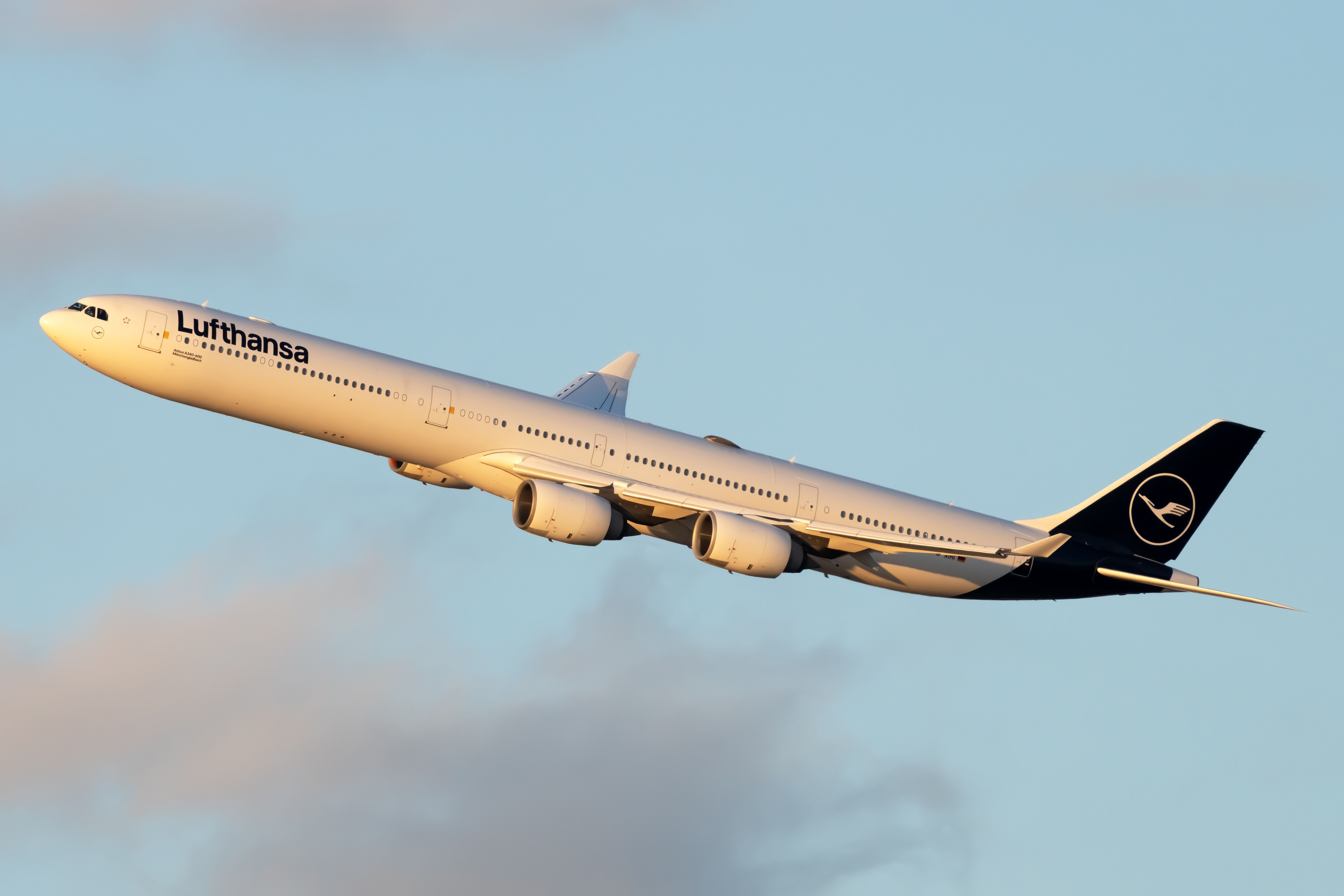 Lufthansa Airbus A340 Flights To The US: This Is What To Expect Onboard