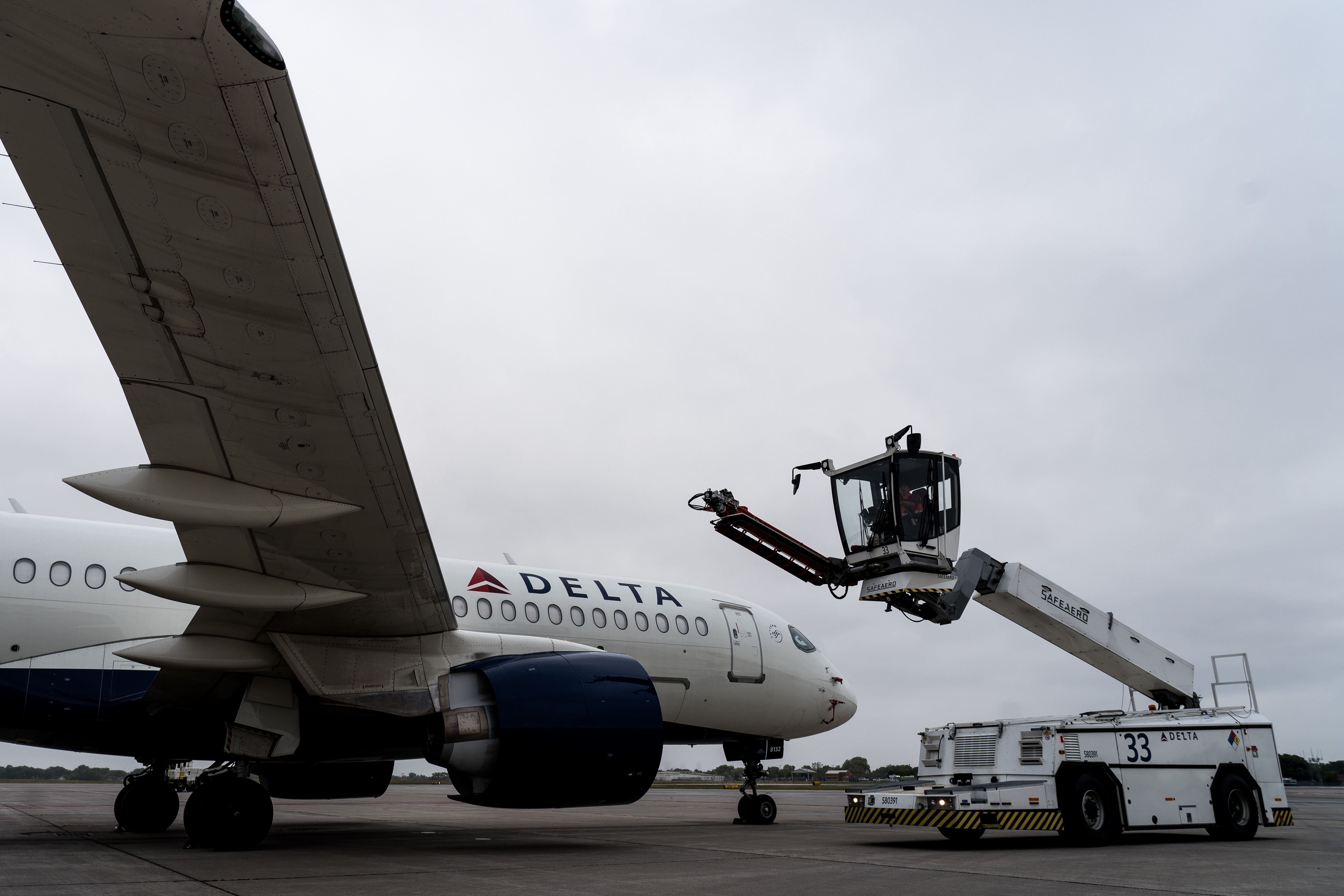 5 Ways In Which Delta's Ground Support Equipment Team Keeps The Airline ...