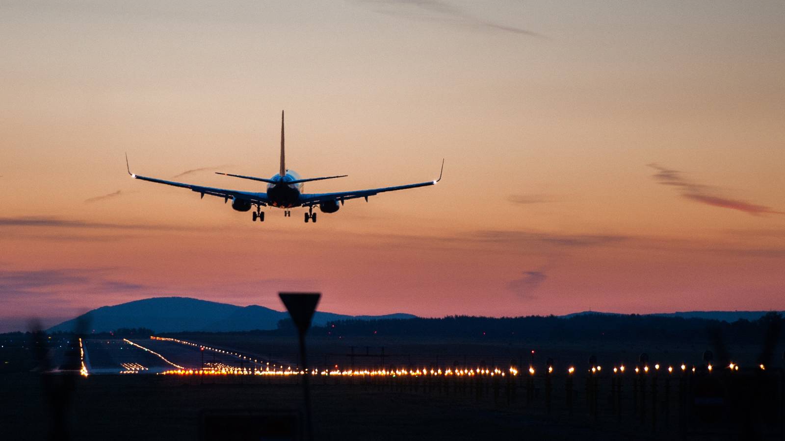 What Happened To Emirates' Boeing 737?