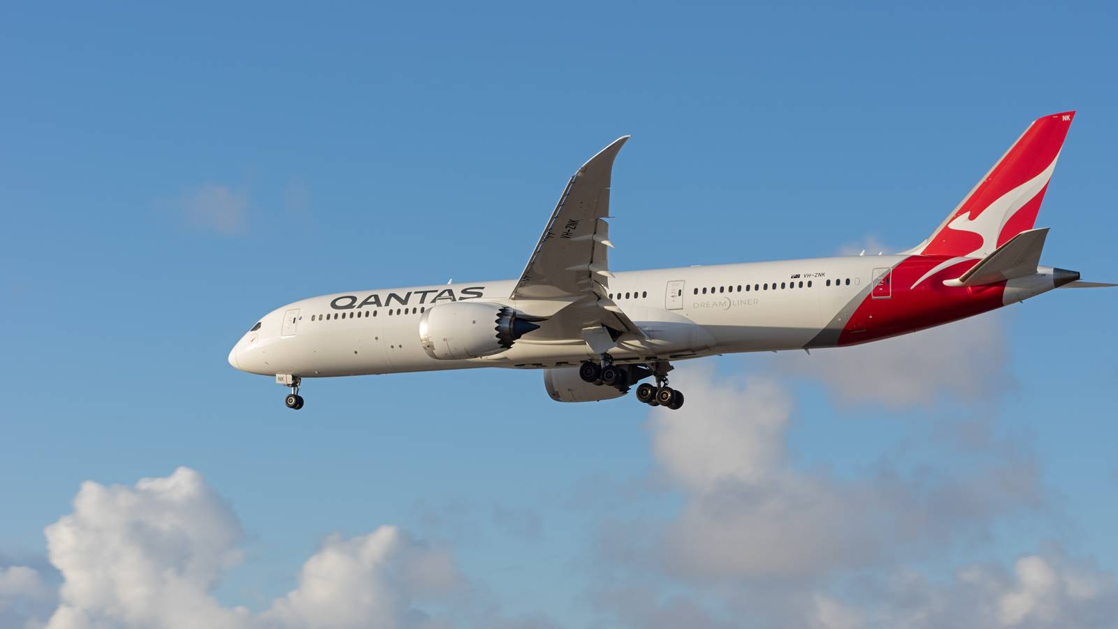 Qantas Boeing 787 Flies Over Antarctica 2 Days In A Row