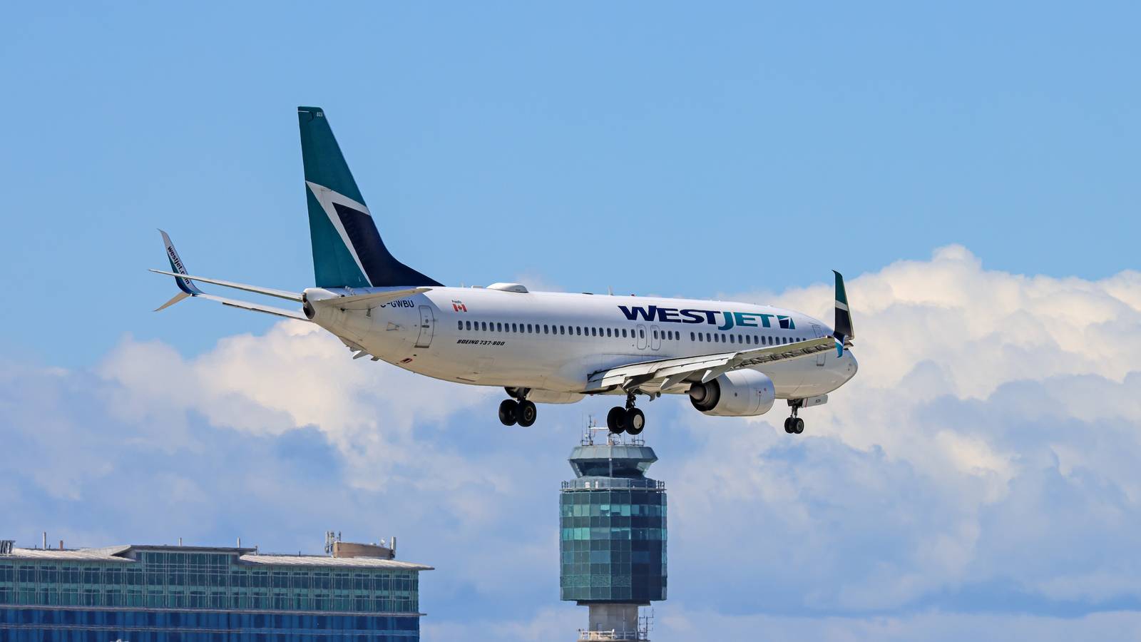 Alex Cruz Will Join Air France-KLM’s CEO On WestJet’s Board Of Directors