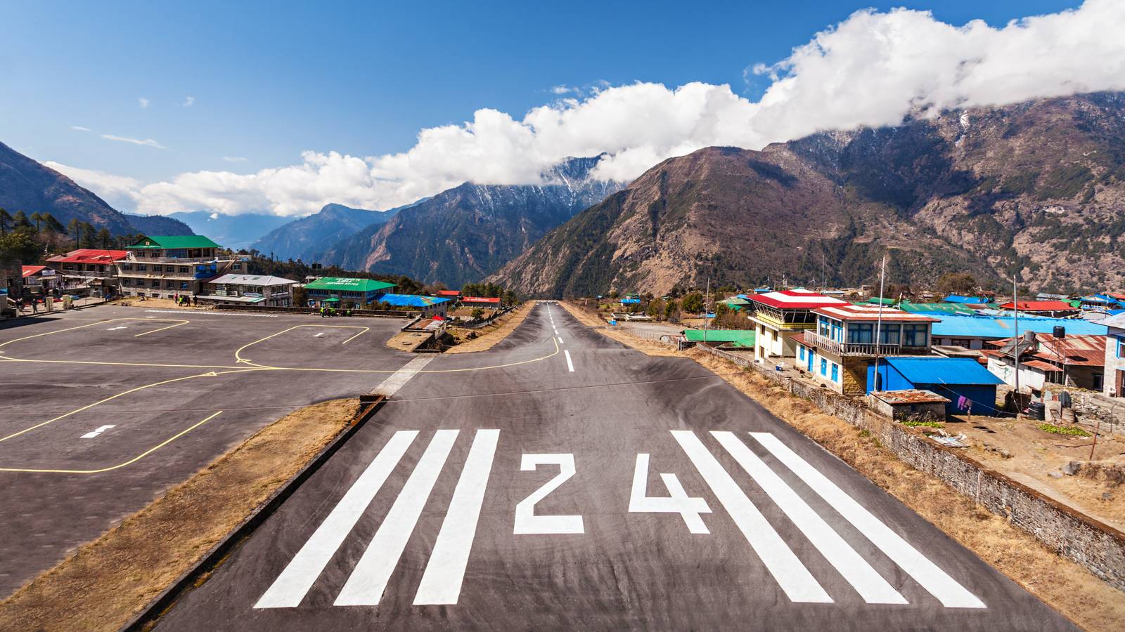 How Do Runways Get Their Numbers?