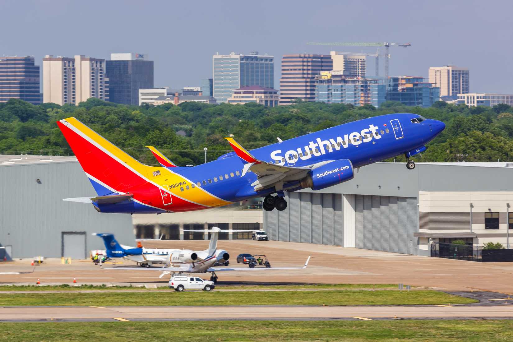 Analysis: The Differences Between Dallas' Two Major Airports