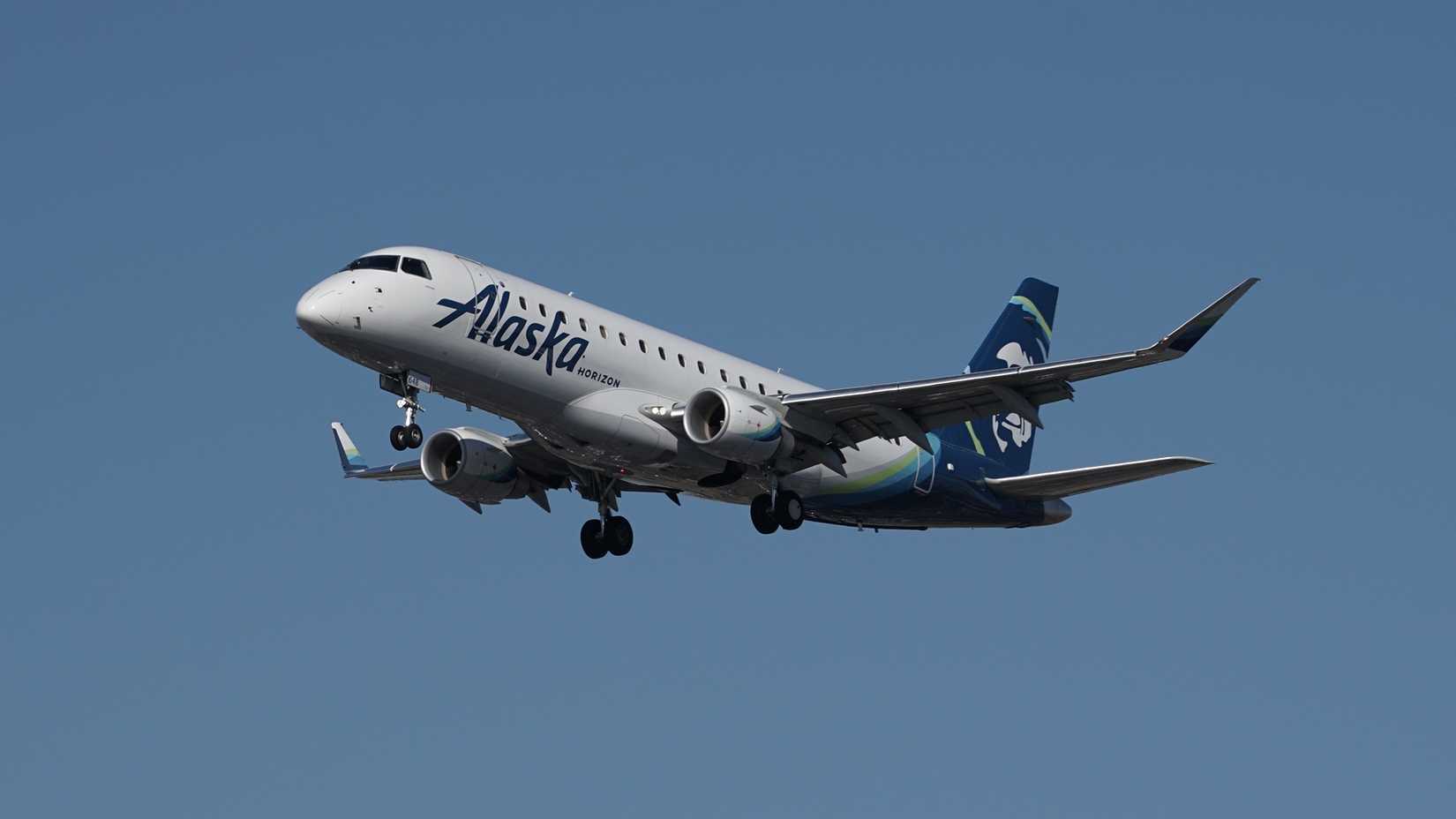 Customer Favorite Alaska Airlines Expands Hot Meal Menu Offerings In ...