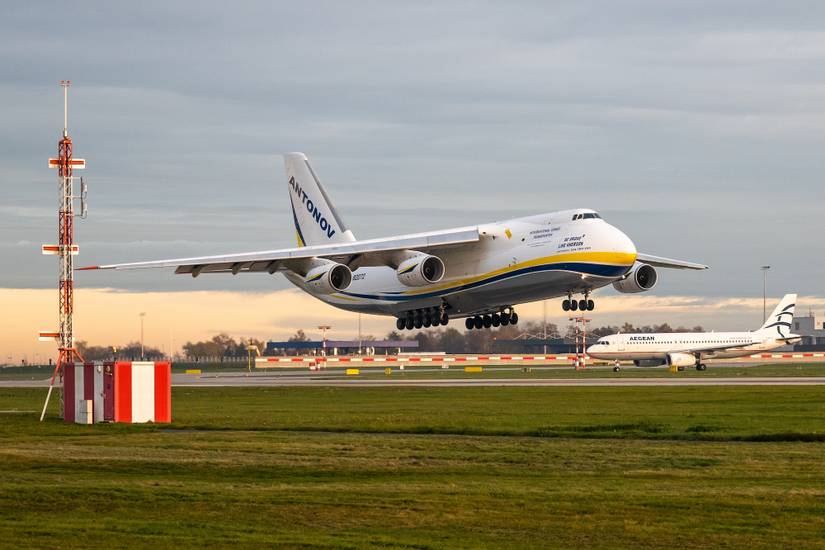 Parallel Runways: 5 Rules That Define How They're Used