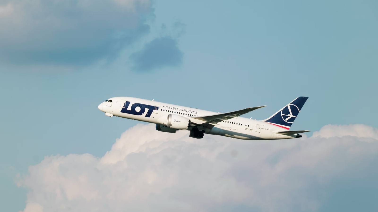 Examined: Why LOT Polish Airlines Flies From Budapest To Seoul