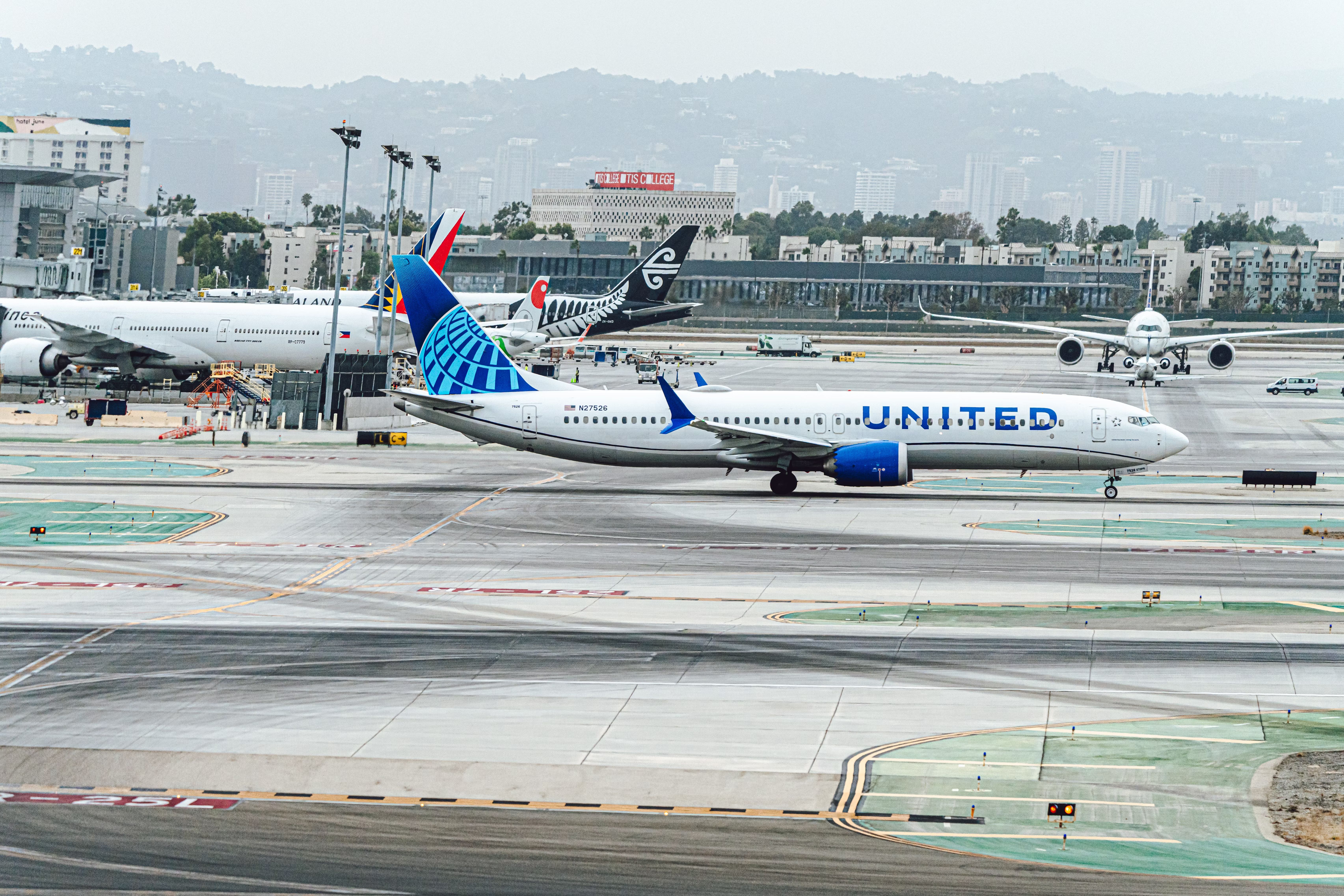 Is It Cheaper To Buy One Way Flights Or Return Tickets?