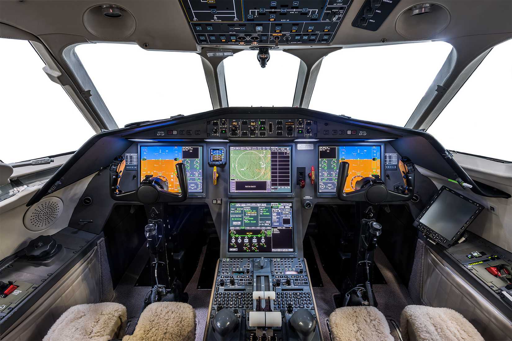 A Closer Look At the Dassault Falcon 2000 Series