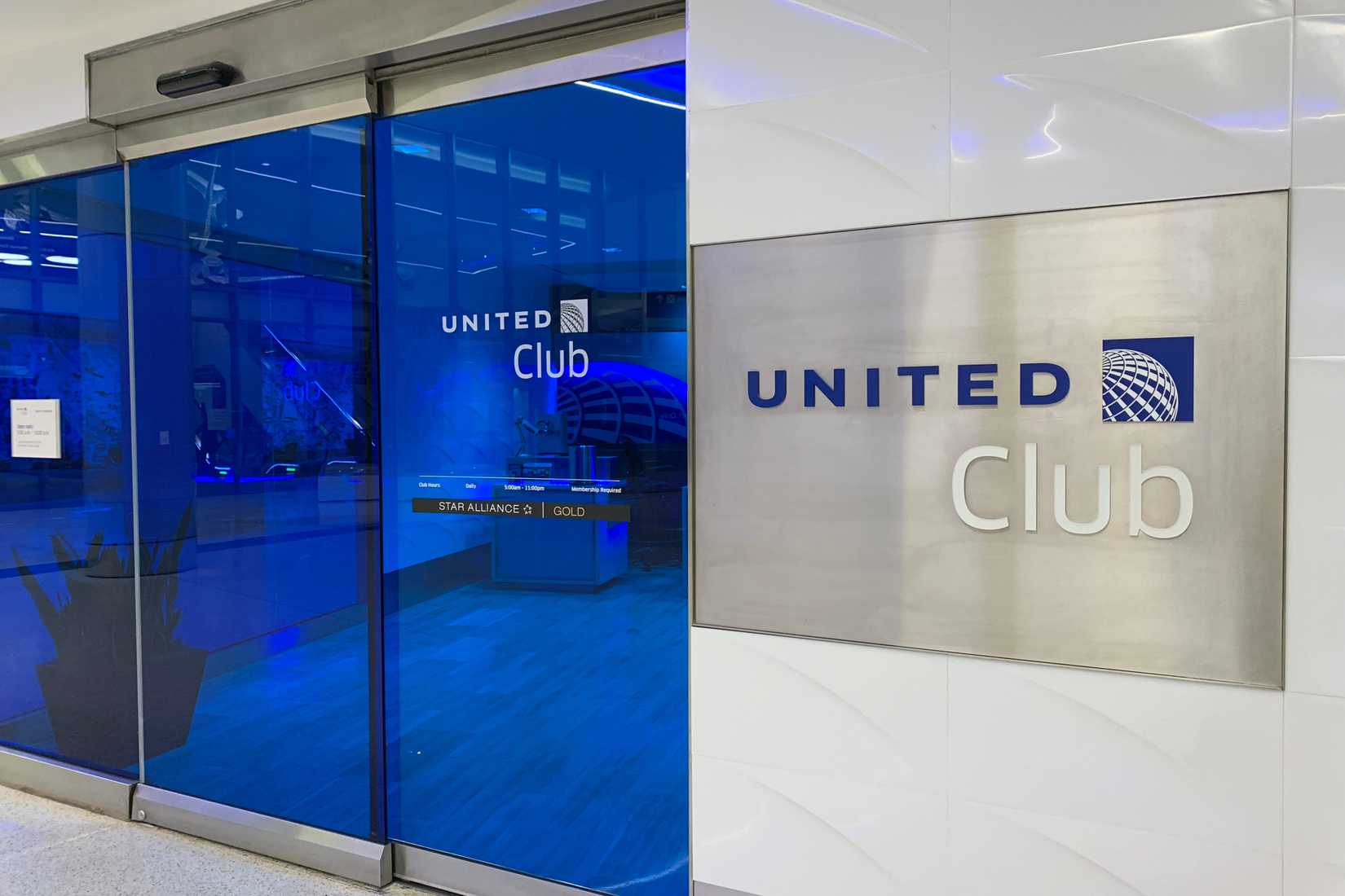 Examined: The Top 4 US Airlines Offering Lounge Pass Programs