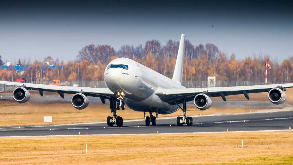Why Are The Engines On The Airbus A340 So Small?