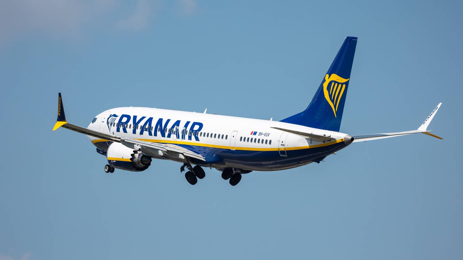 Ryanair Sees 93% Profit Drop Due To Rising Fuel Costs