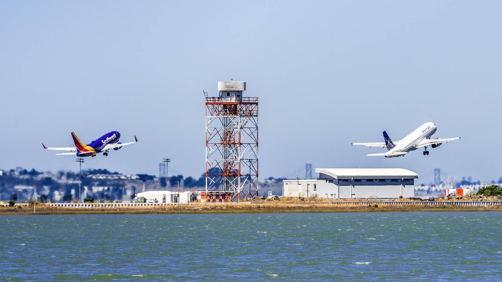 Parallel Runways: 5 Rules That Define How They're Used