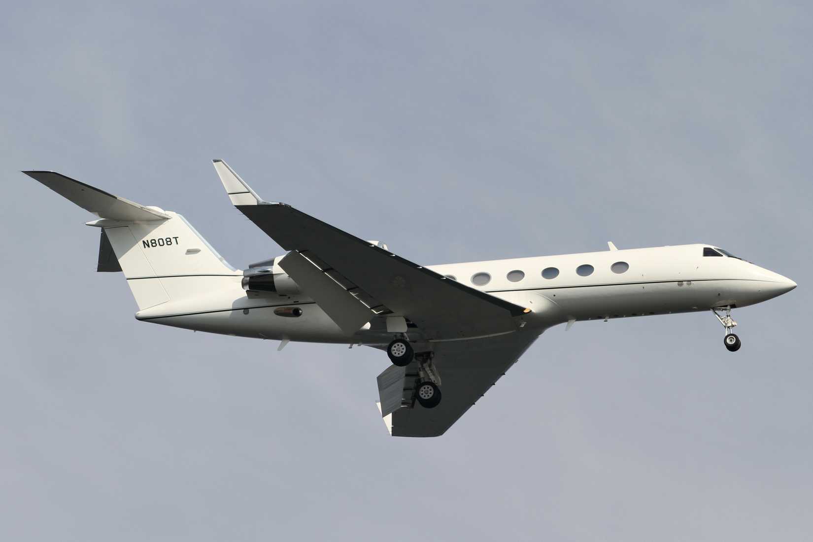 What Celebrities Utilize Private Jets The Most For Travel?