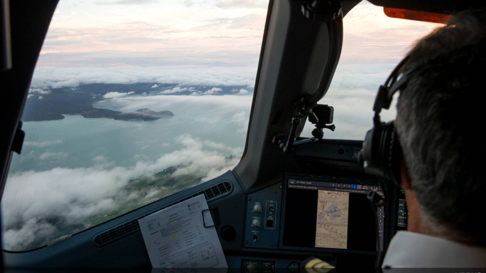 What Do Pilots Do When Flying The Long Cruise Section?