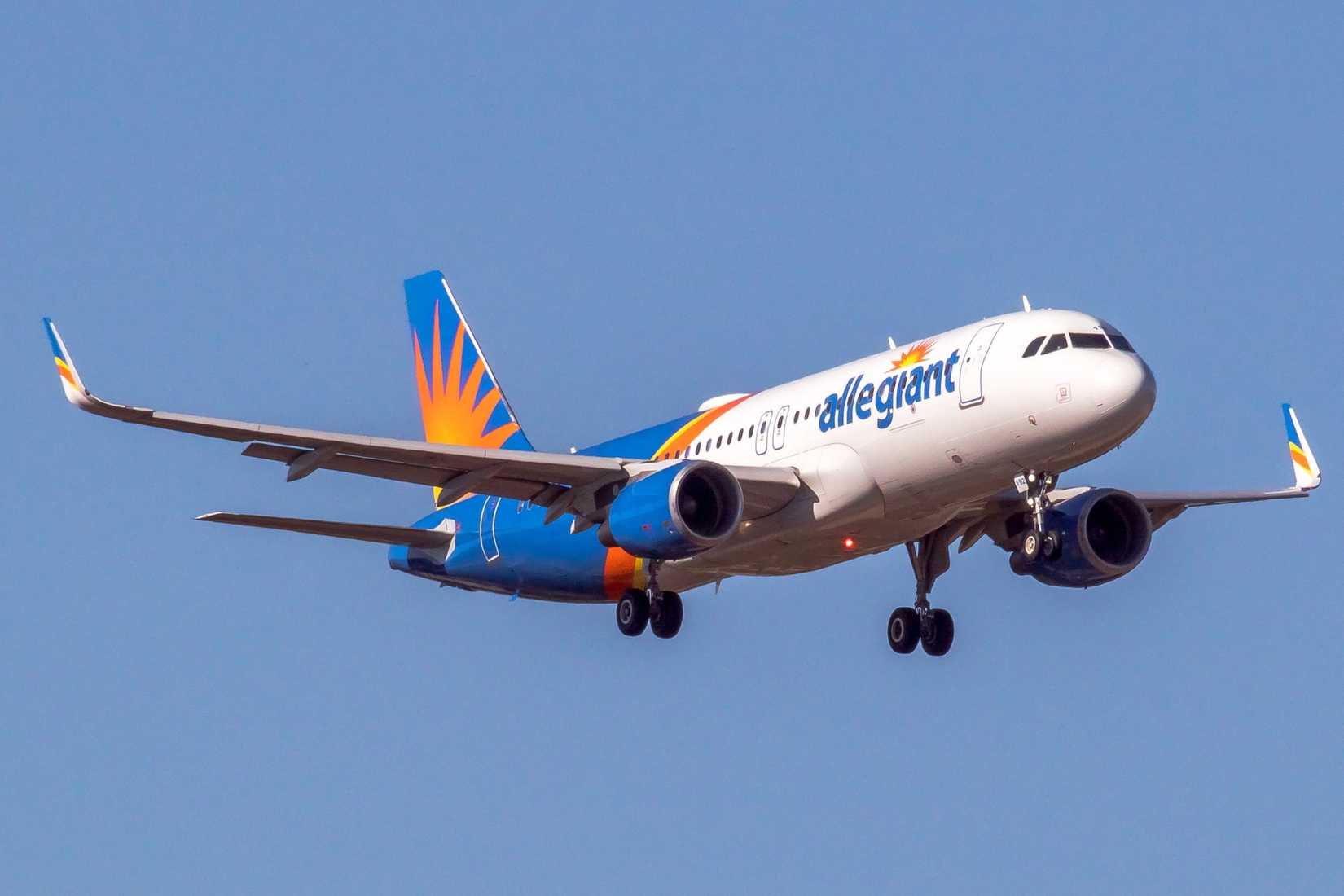 Allegiant Pilots Prepare For 'No Confidence' Vote Against Airline ...