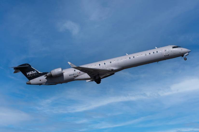 CRJ-900 Operating For United Airlines Found Without Nose Gear Tire In ...