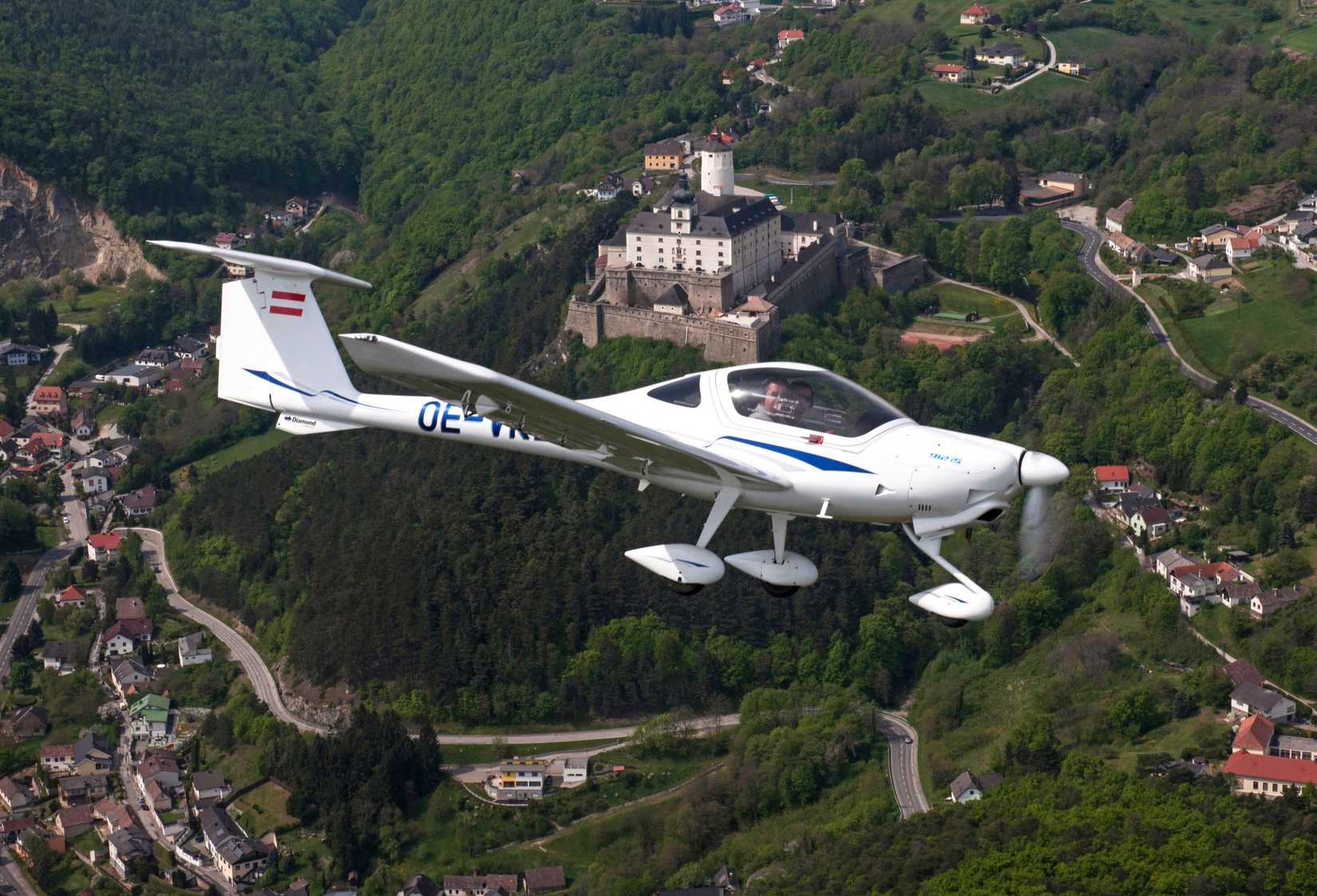 A Brief Look At The History Of Diamond Aircraft Industries