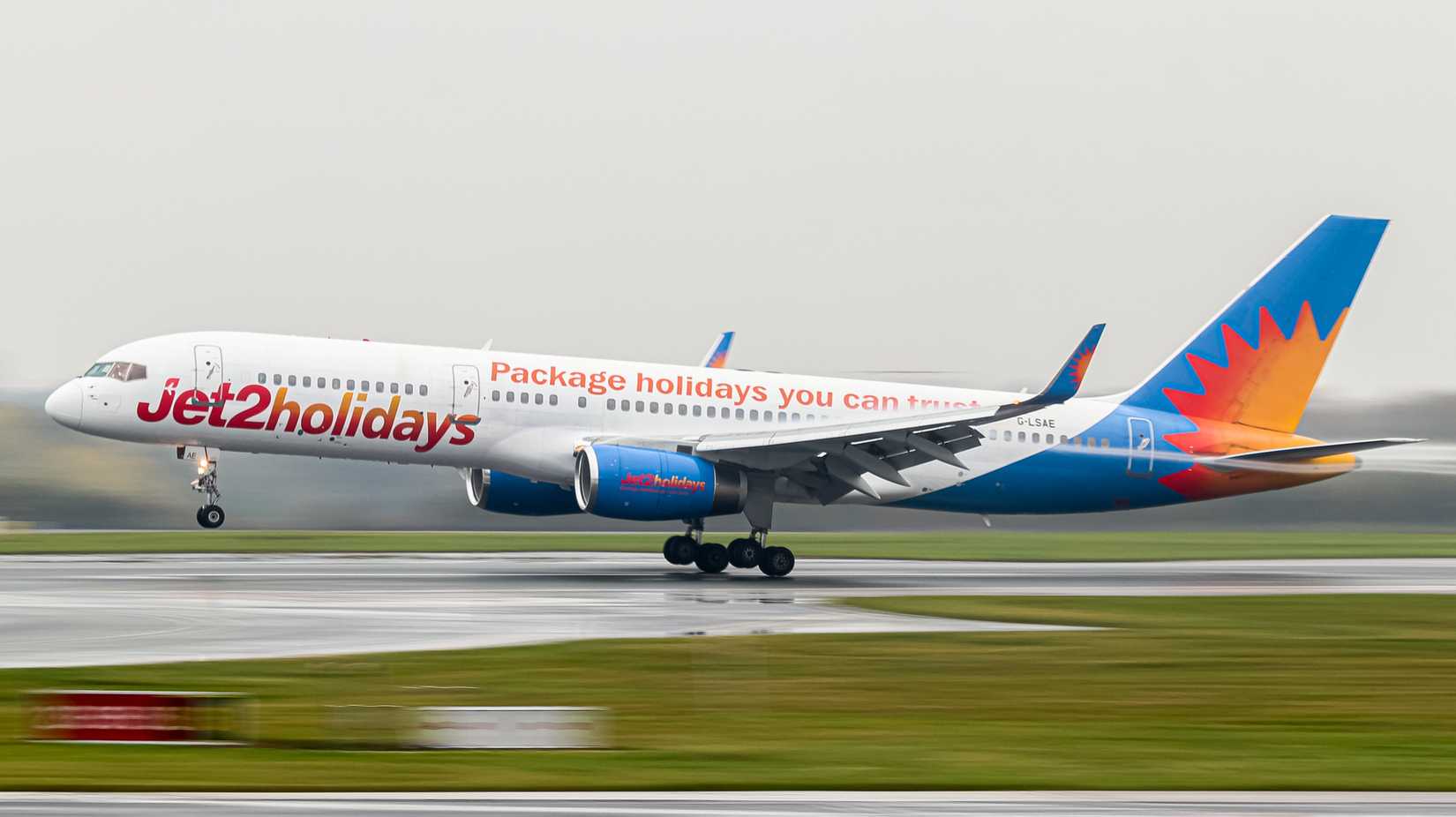 Why Do Allegiant Air & Jet2holidays Have Such Similar Liveries?