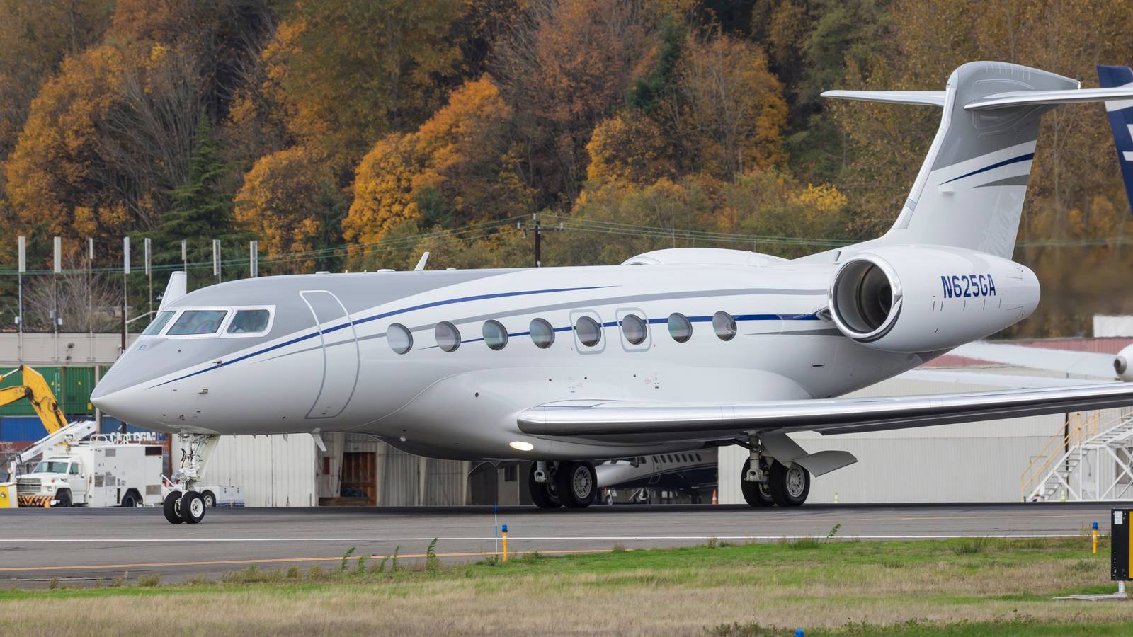 10 Celebrities with Awesome Private Jets