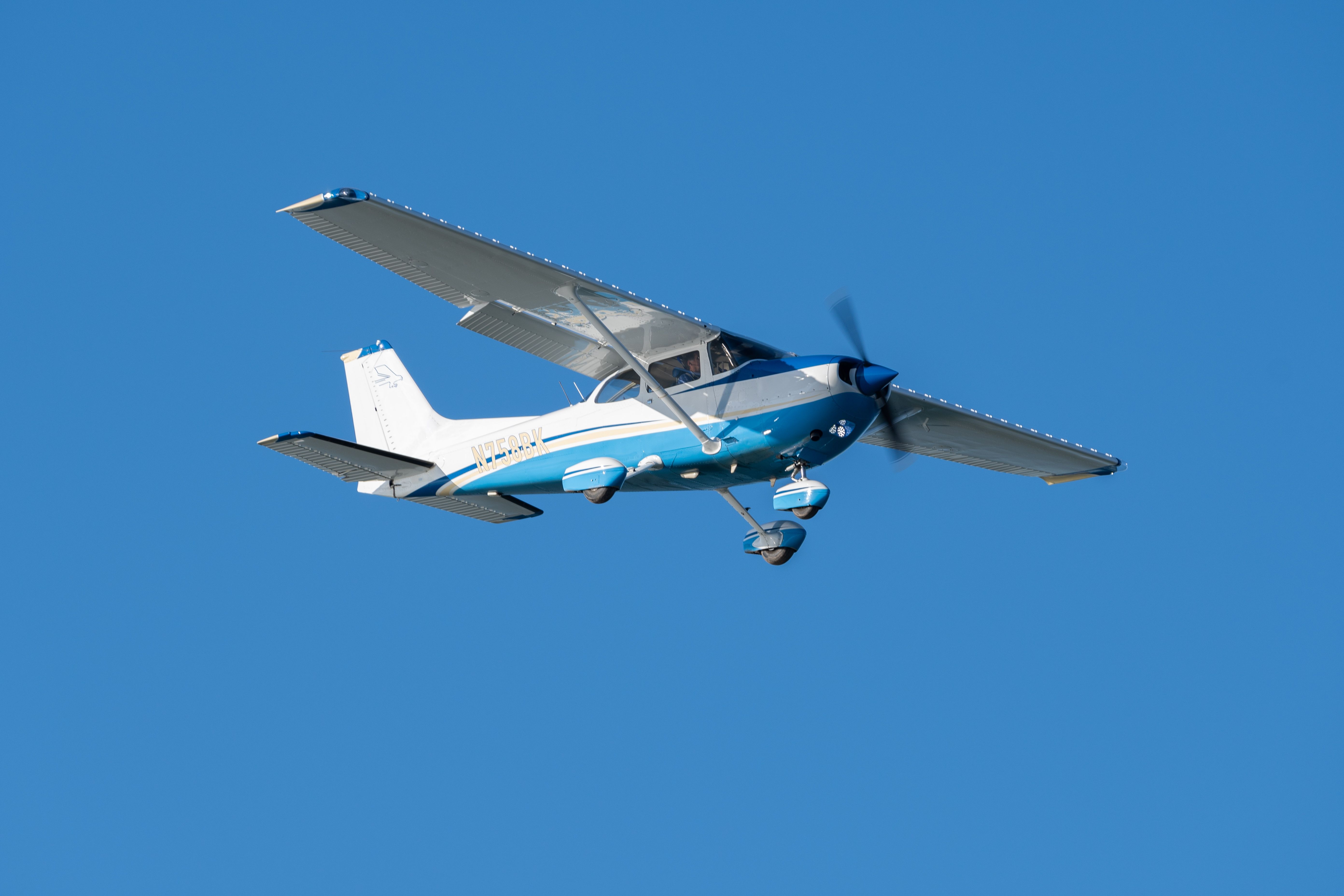 What Are The Differences Between The Cessna 172 And 182?