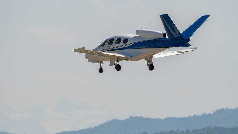 Uber For Private Aviation: Flewber Hops Gets First Cirrus Vision Jet To ...
