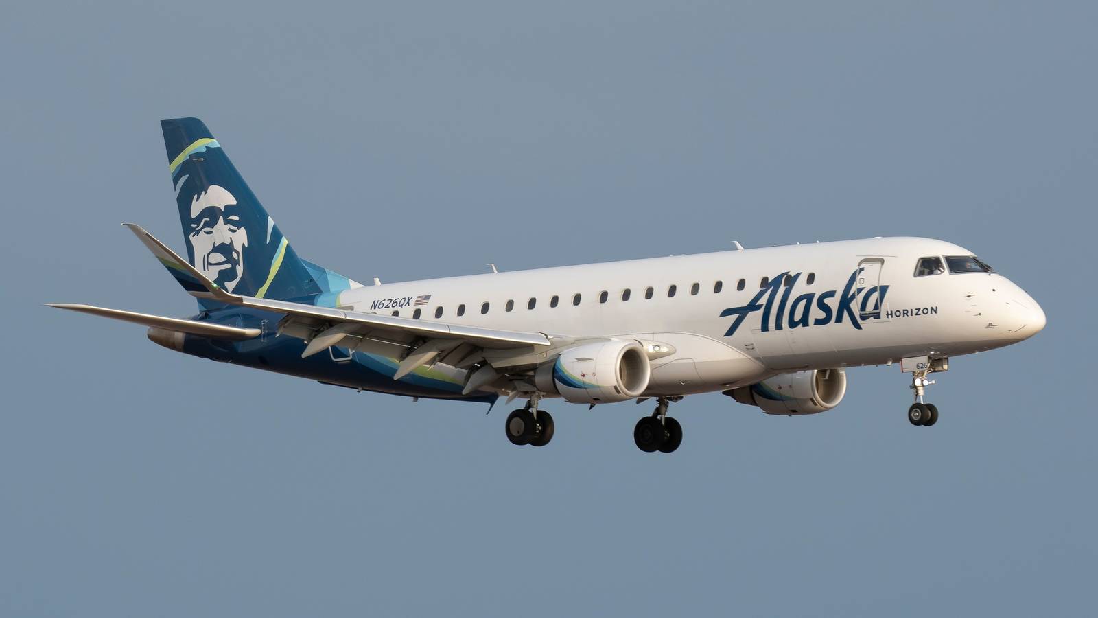 Passengers Are Suing Alaska Airlines After Off Duty Pilot Engine Drama