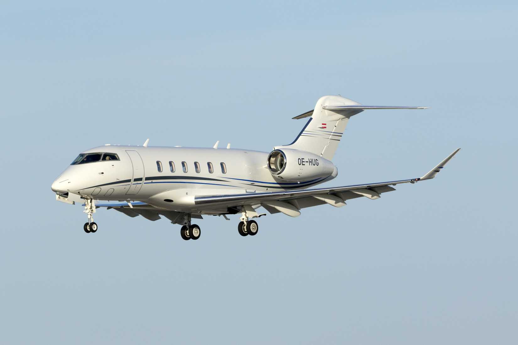 Super Mid-Size: A Guide To The Bombardier Challenger 300