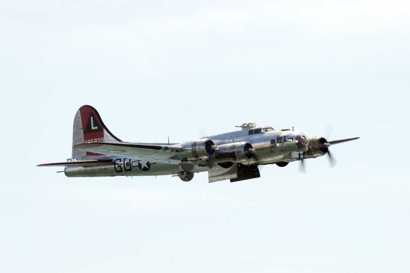 What Were The Key Differences Between The USAAF B-17 Flying Fortress ...