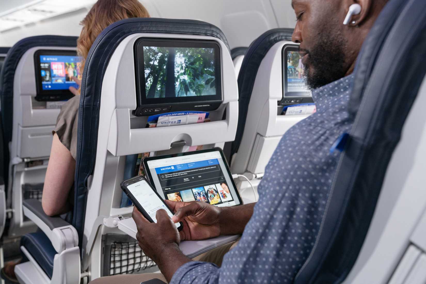 Do You Really Need To Put Your Phone In Airplane Mode For A Flight?