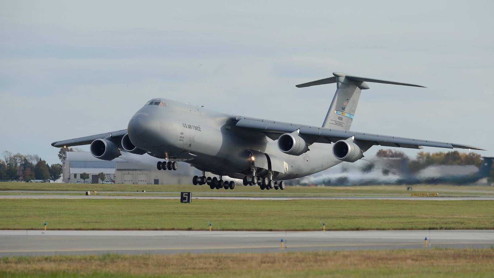 The Lockheed C-5 Galaxy: Is It A Bigger Plane Than The Airbus A380?