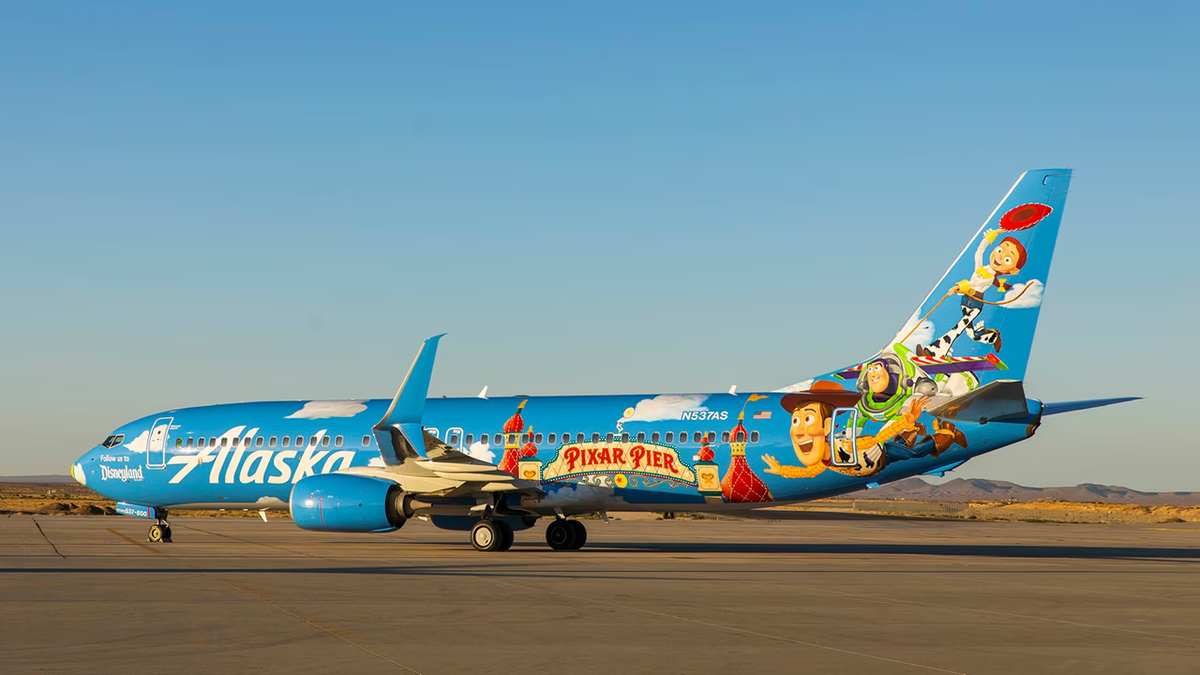 The 5 Airports Closest To Disneyland & How To Transfer