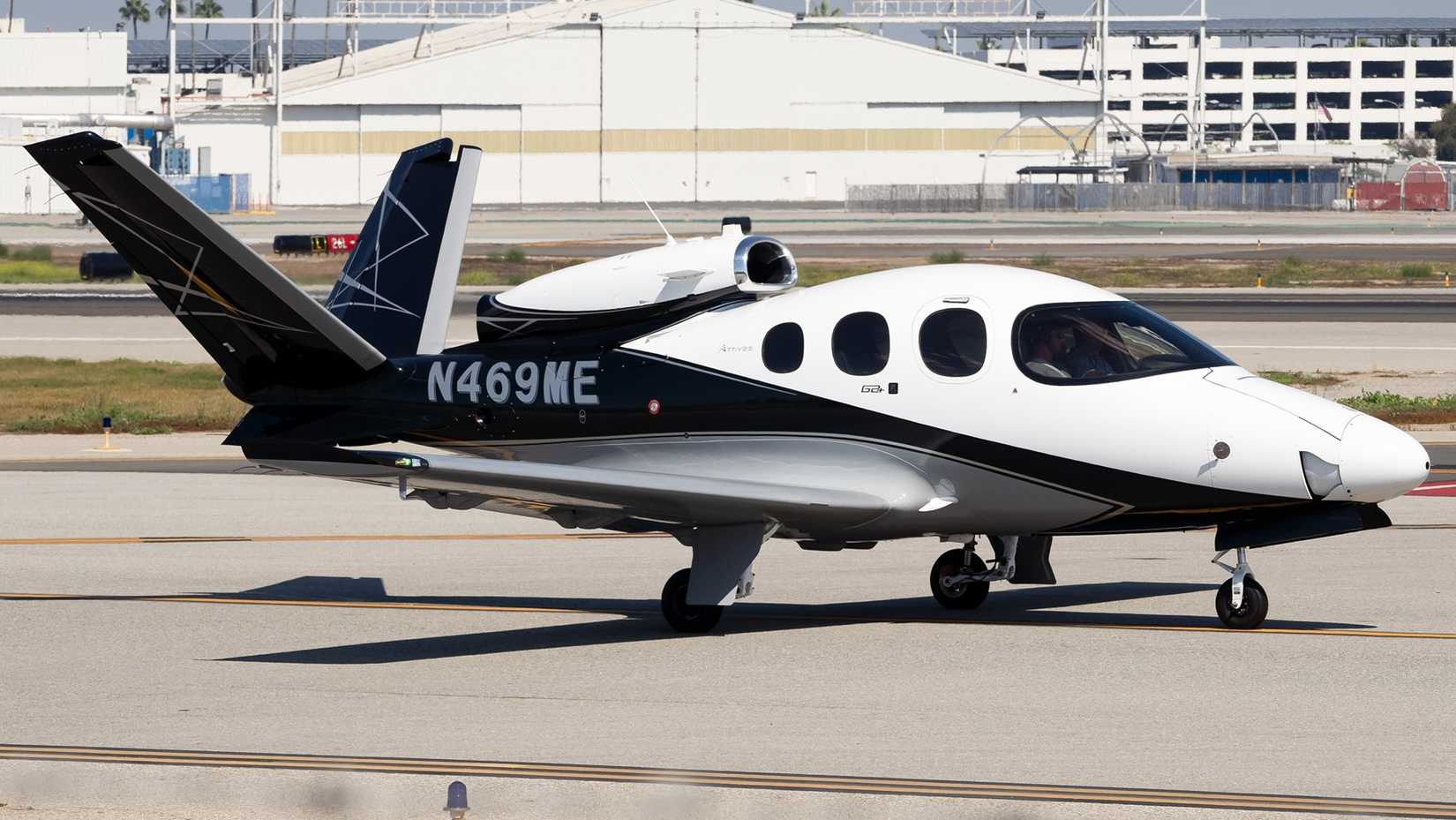 5 Incredible Private Jets That Can Be Flown By A Single Pilot