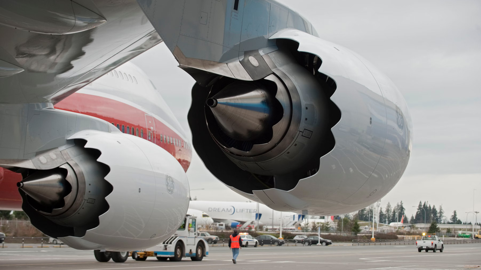 Why Airliners Usually Have More Than One Engine
