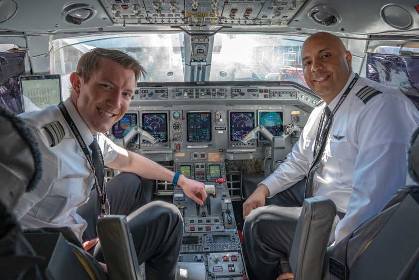 How Long Does It Take Pilots To Qualify To Fly For A Regional Airline?