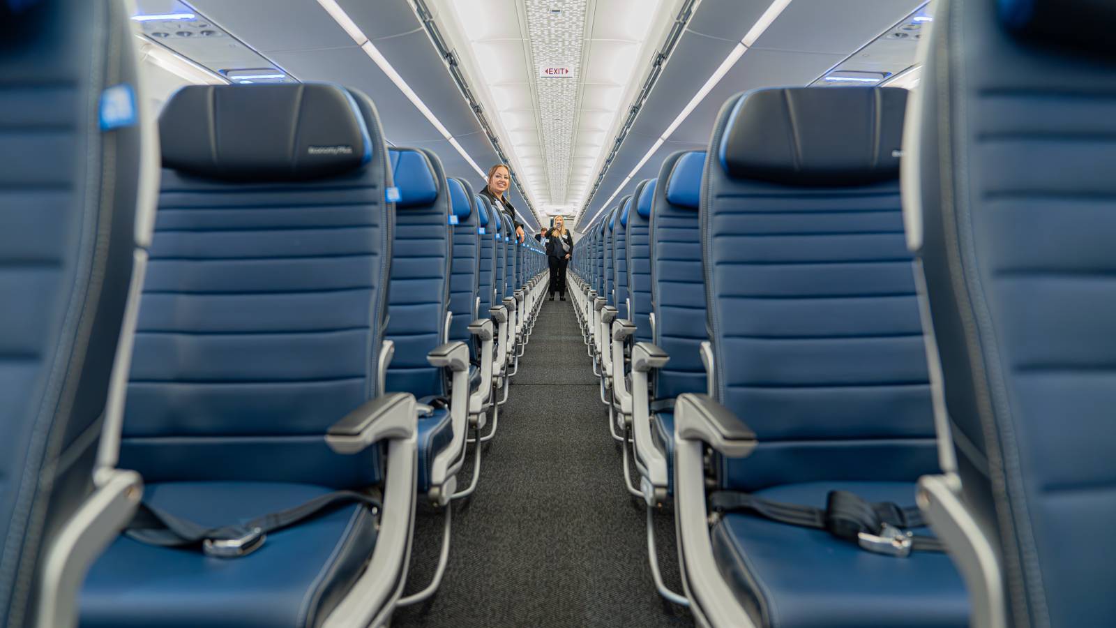 Aircraft Tour: United Airlines' First Airbus A321neo