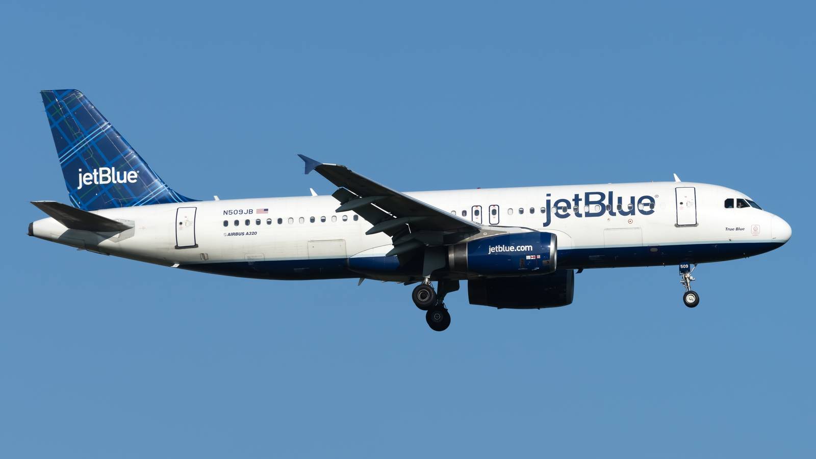 JetBlue Becomes 1st US Airline With Nonstop Flights From JFK To St ...