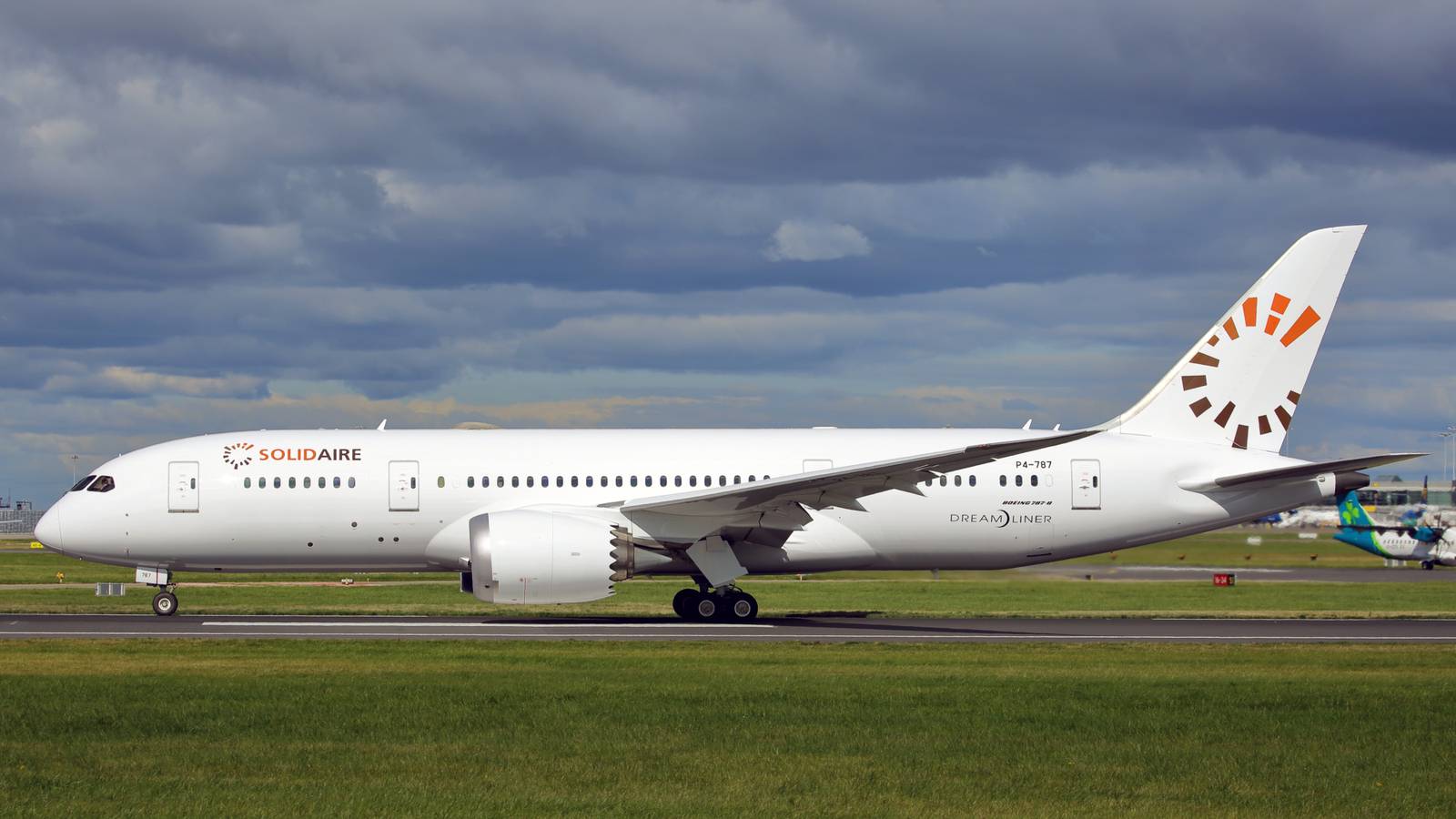 Enrique Pineyro Forced To Change Livery On Private Boeing 787 For Gaza ...