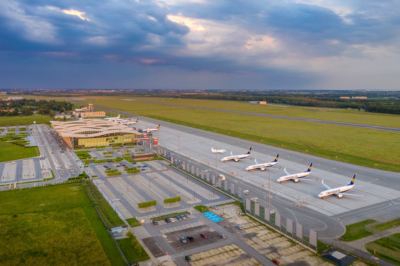 Keep It Local: The Pros & Cons Of Flying Out Of A Regional Airport