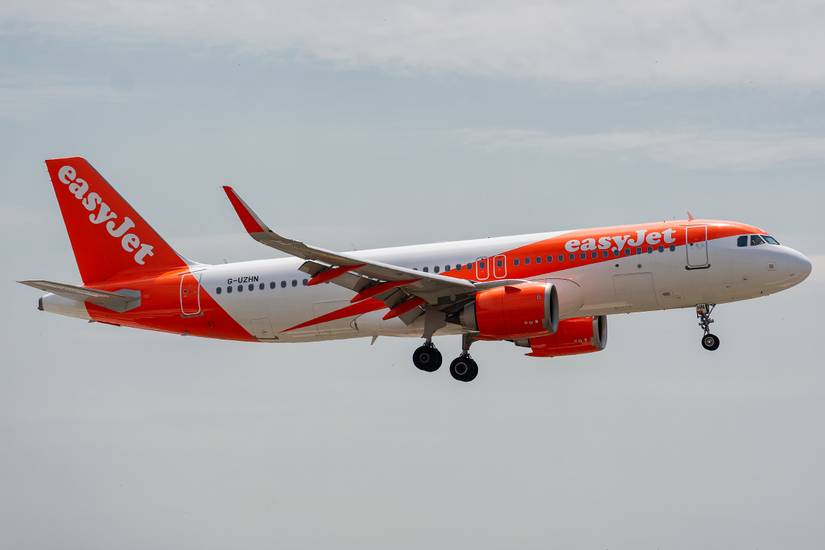 easyJet Landing Being Probed After Airbus A320neo Was Just 230m Over ...