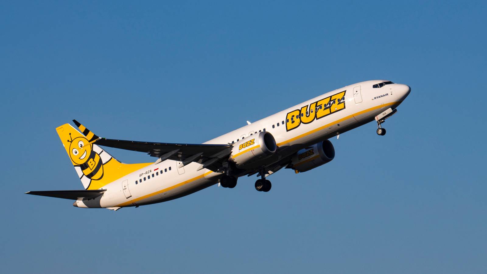 Yikes: Ryanair Buzz Boeing 737 MAX Passengers Evacuated Via Slides ...