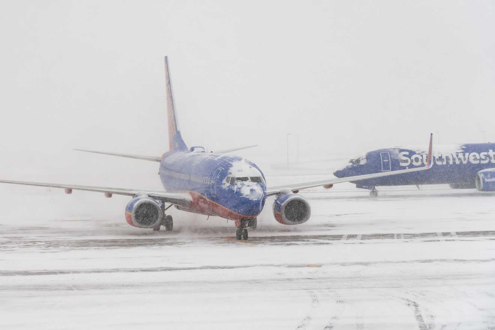 Winter Is Coming: 5 Ways In Which Airlines & Airports Deal With Snow & Ice