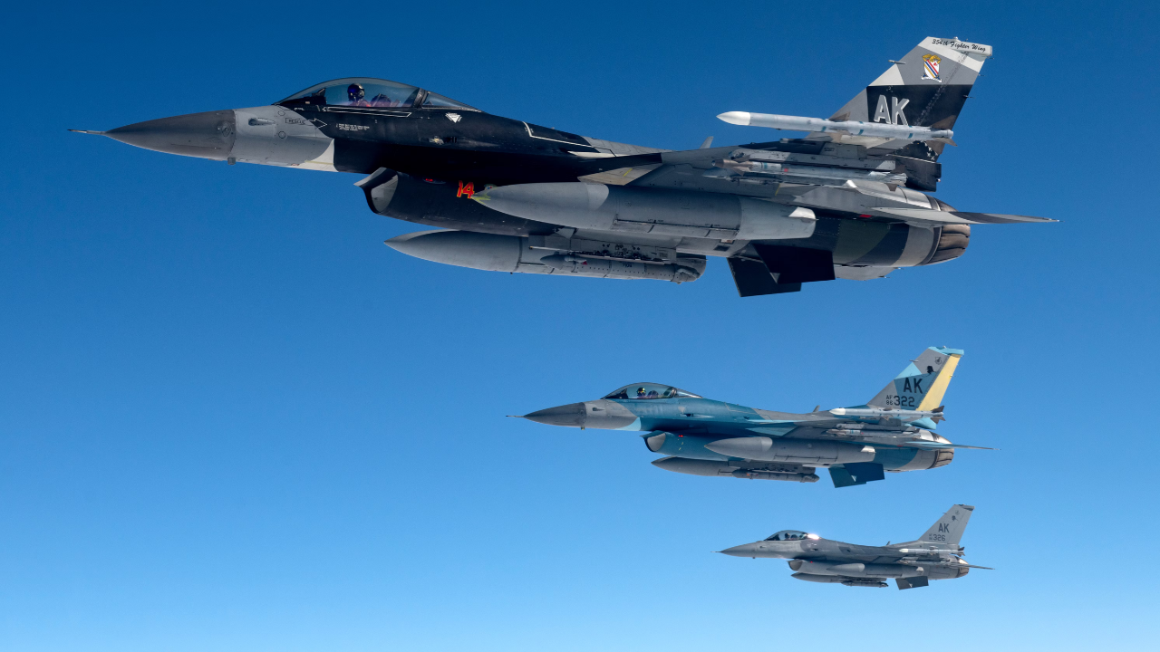 Why Is The F-16 Fighter Jet Still So Popular After 50 Years?
