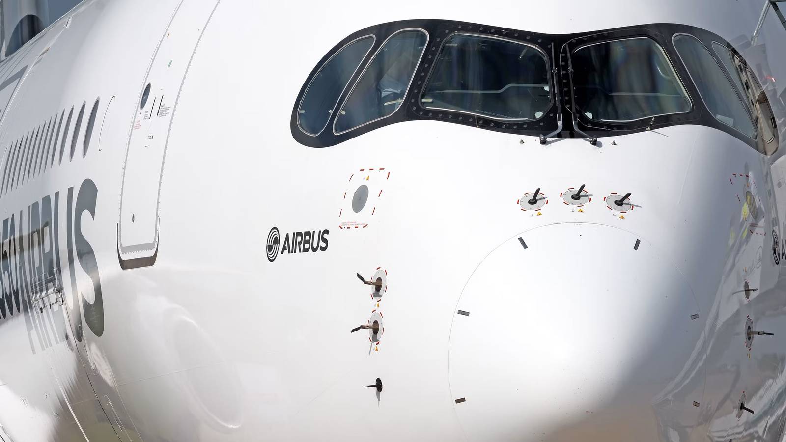How Dangerous Are Cracks In Aircraft Windshields?