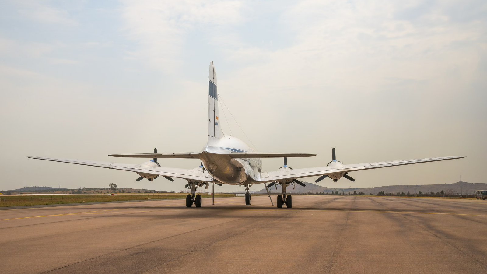 Douglas DC-4: How The Early Four-Engine Propeller Aircraft ...